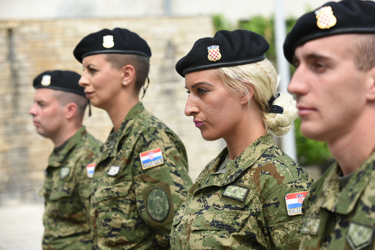 Svečano otvorena vojarna "126. brigade HV-a" u Sinju