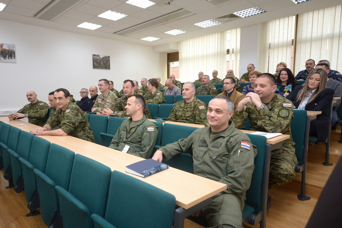 Predavanje vojnog izaslanika Francuske Republike na HVU "dr. Franjo Tuđman" - MORH